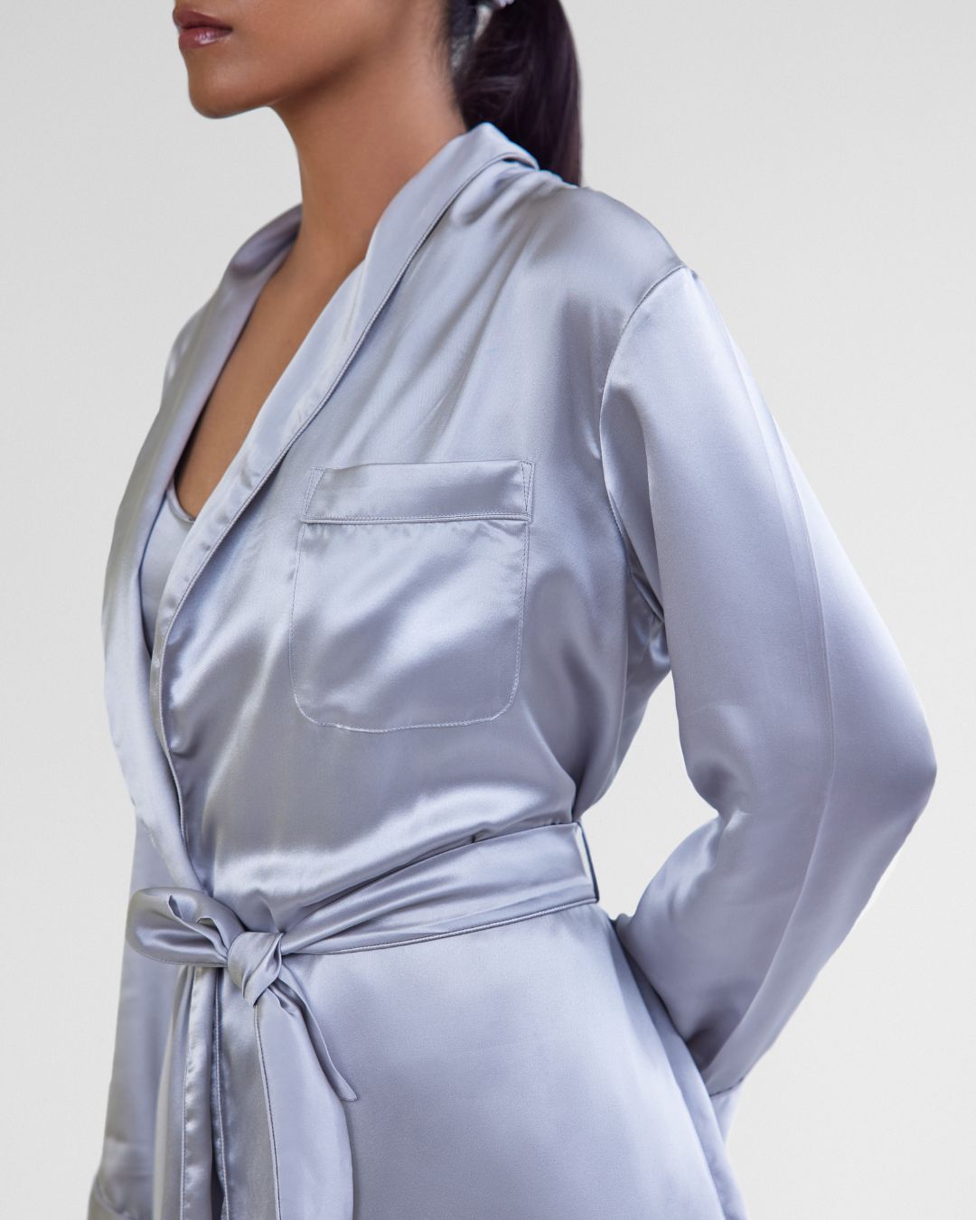 Twilight Silver Silk Robe – Saahra
