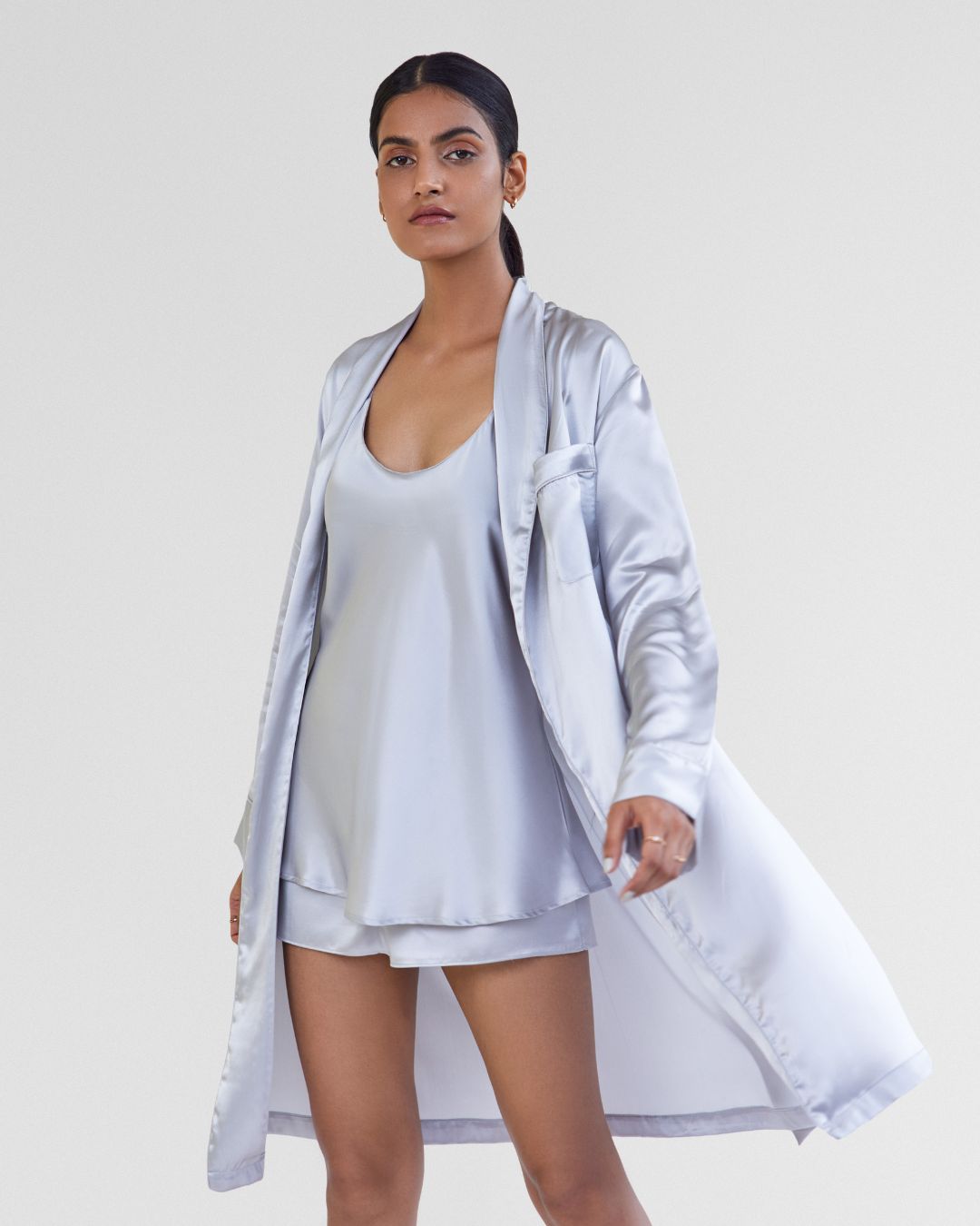 Twilight Silver Silk Robe – Saahra